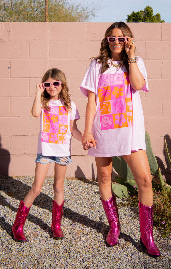 Little Travis Tee ~ Pink Daisy Graphic – Show Me Your Mumu