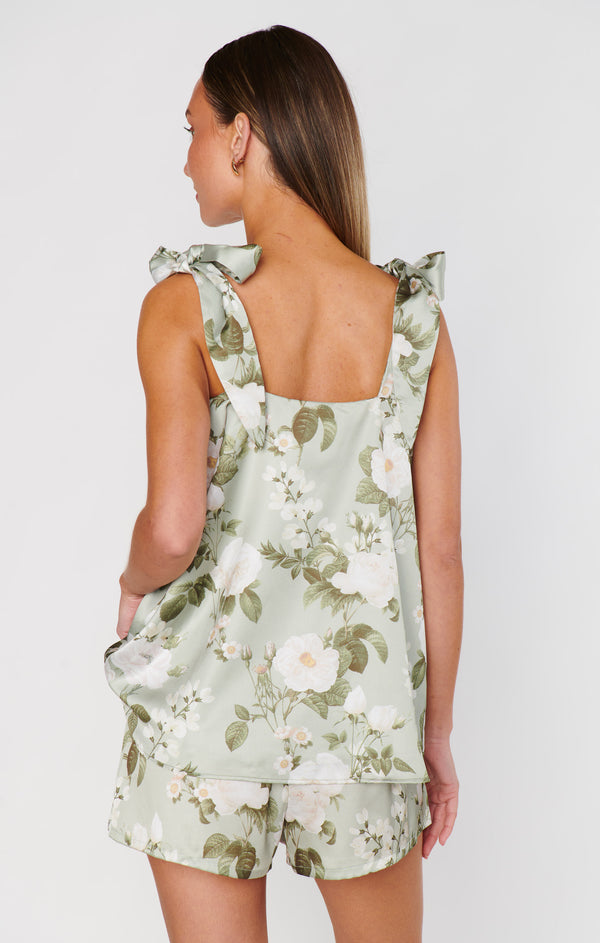 Makeup Tank ~ Secret Garden – Show Me Your Mumu