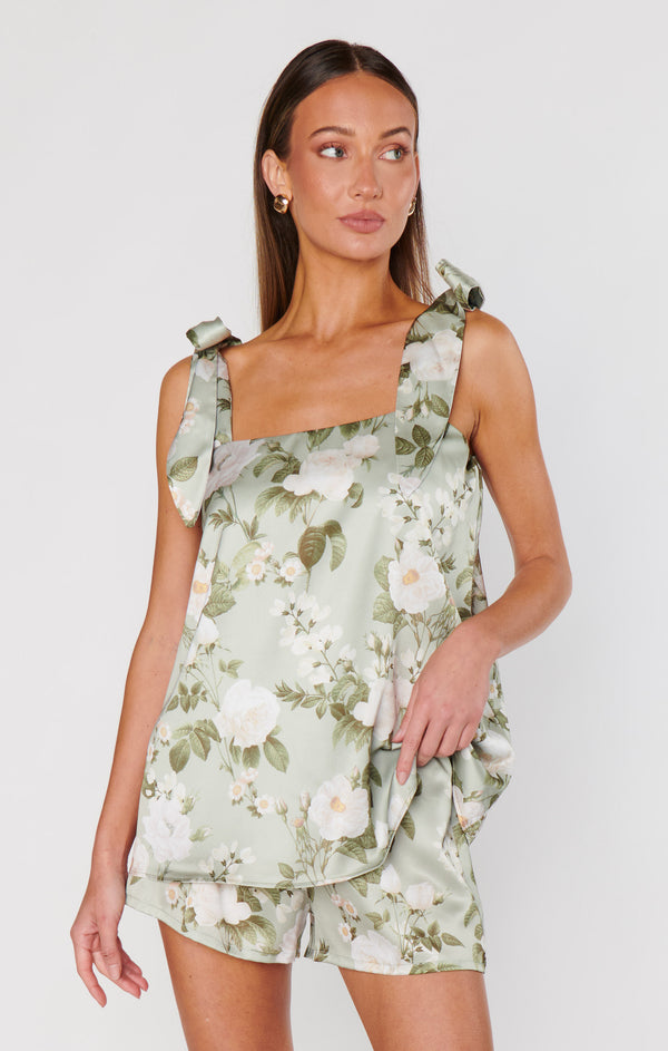 Makeup Tank ~ Secret Garden – Show Me Your Mumu